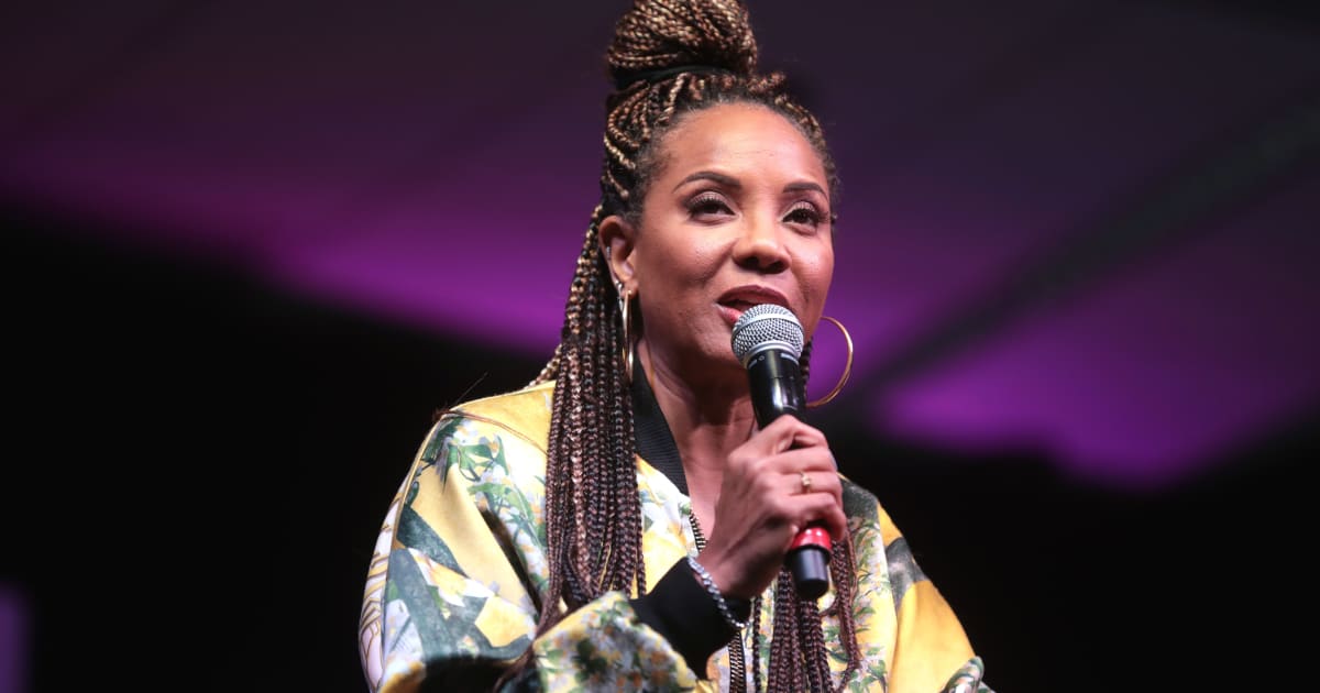 9 Feminist Rappers to Add to Your Playlist | Fairygodboss