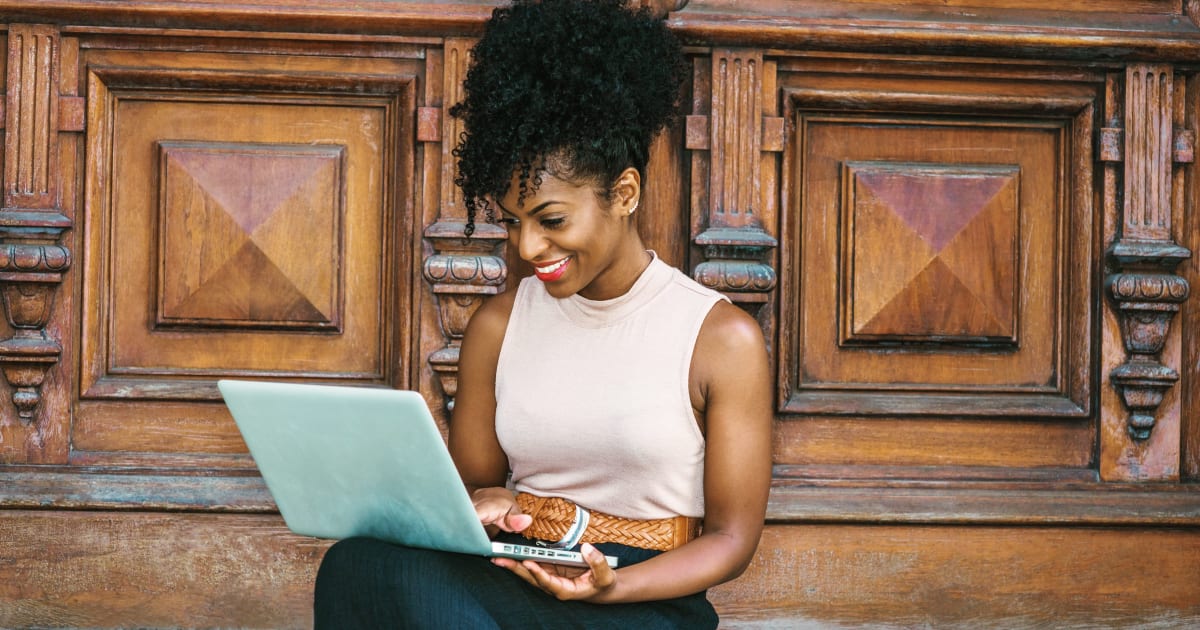 25 Best Work Hairstyles That'll Make Your Coworkers Say 'Wow ...