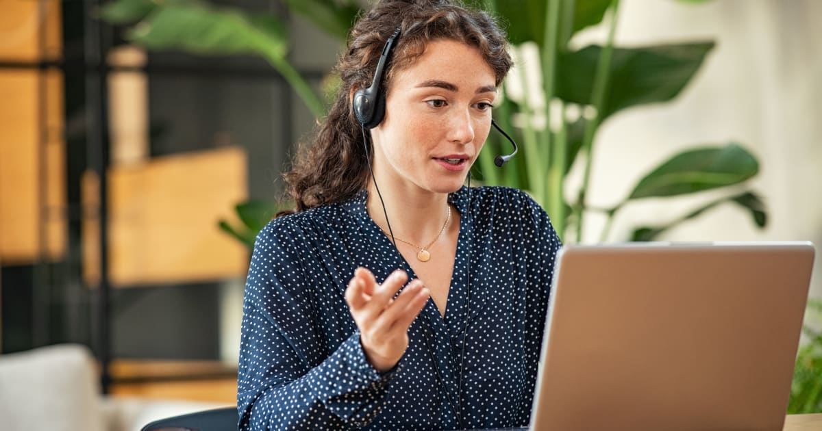 10 Ways to Manage People Who Are Always Late to Meetings | Fairygodboss