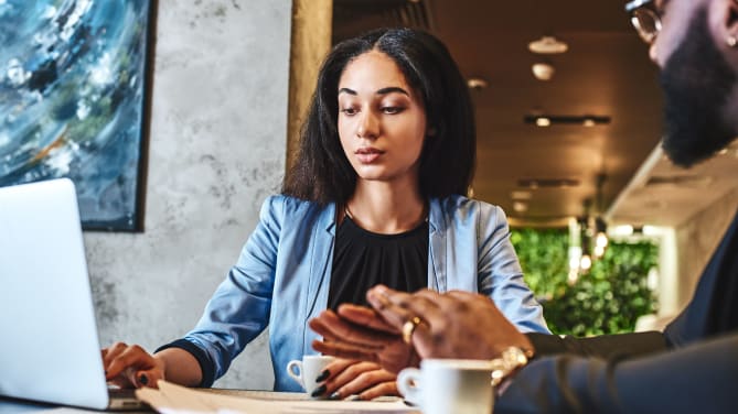 Executive Assistants: What They Do, What They Make and How To Become ...