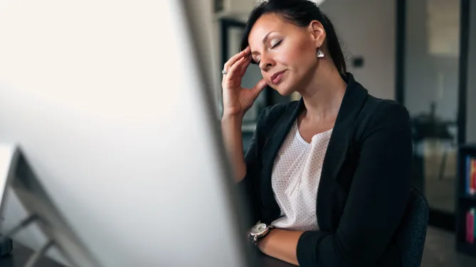 3 Experts Explain How to Leave Personal Issues out of the Workplace