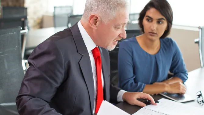 27 Mansplaining Memes to Send to Your Male Friends