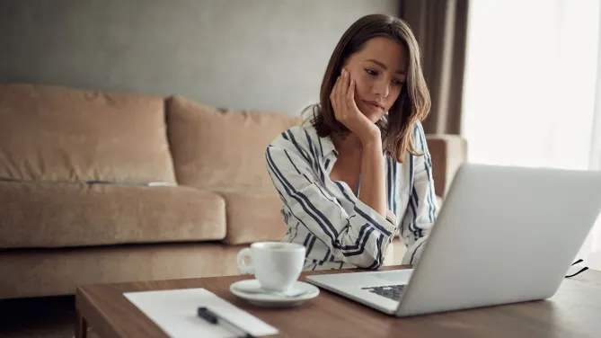 3 Inarguable Signs That Furloughs Are Coming, According to Experts