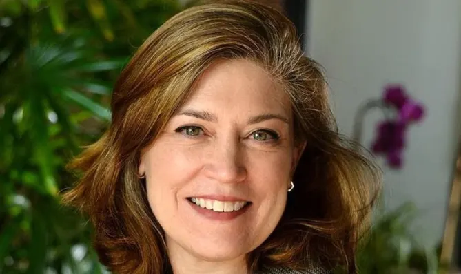 How ZS Principal Natalie Designed her Career and Life-Fairygodboss