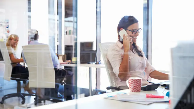 6 Ways You're Making a Bad Impression At Your New Job