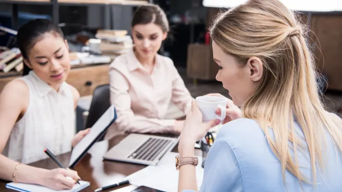 12 Things Inauthentic People Do at Work—Fairygodboss