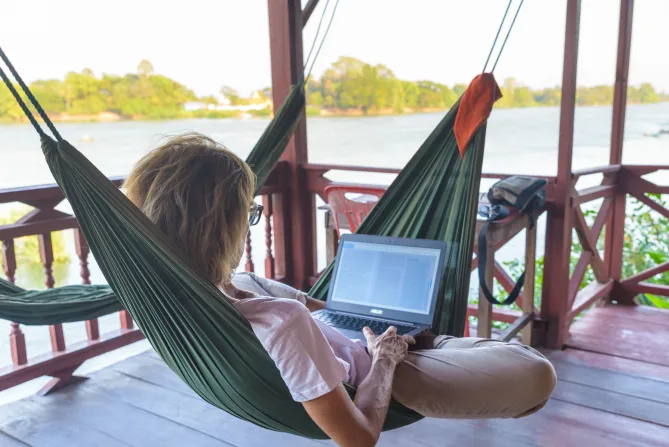 9 Work Abroad Programs for Digital Nomads and Expats Alike