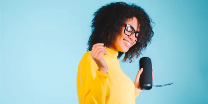 These Popular Virtual Assistants (Finally) Offer Male Voices